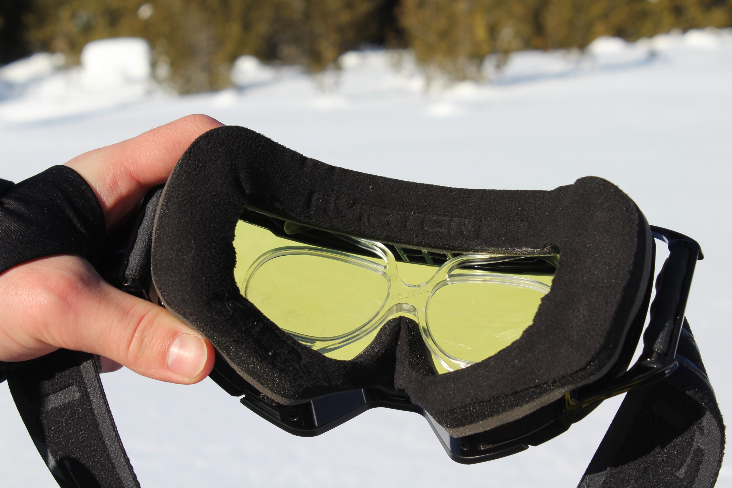 YouZee glasses test - The end of contact lenses in winter ...