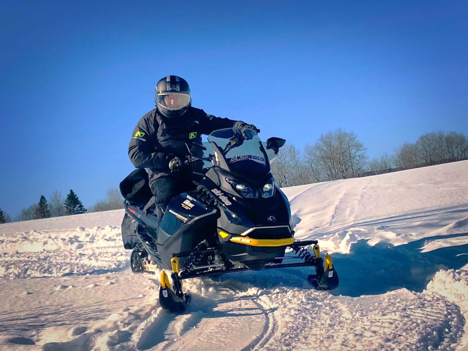 Renegade Adrenaline avec ensemble Enduro 2024 - SledMagazine.com