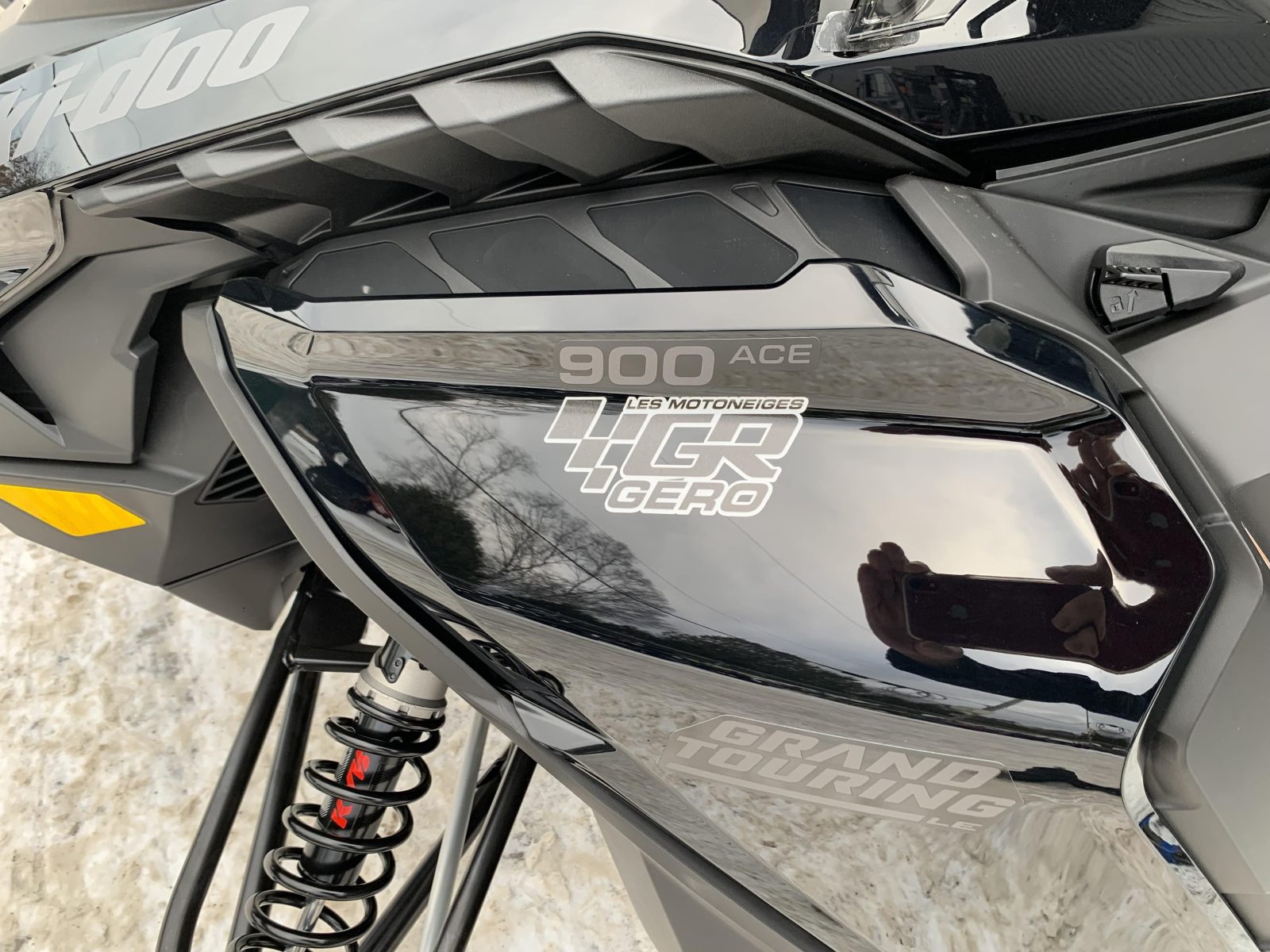 2024 Grand Touring LE: Comfort, Performance, and Technology ...