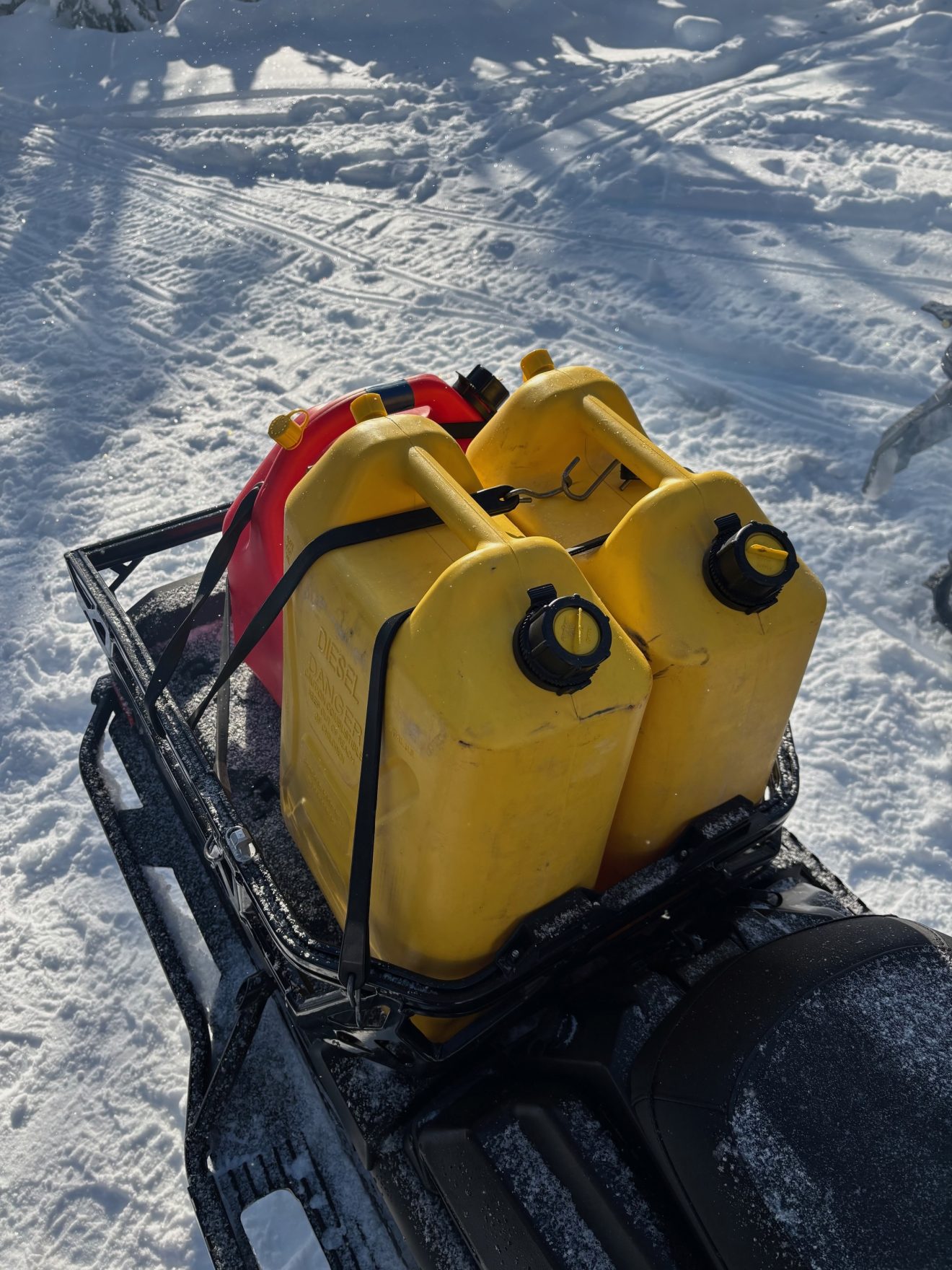 Polaris 2025 650 TITAN Adventure Snowmobile: Utility Aspect