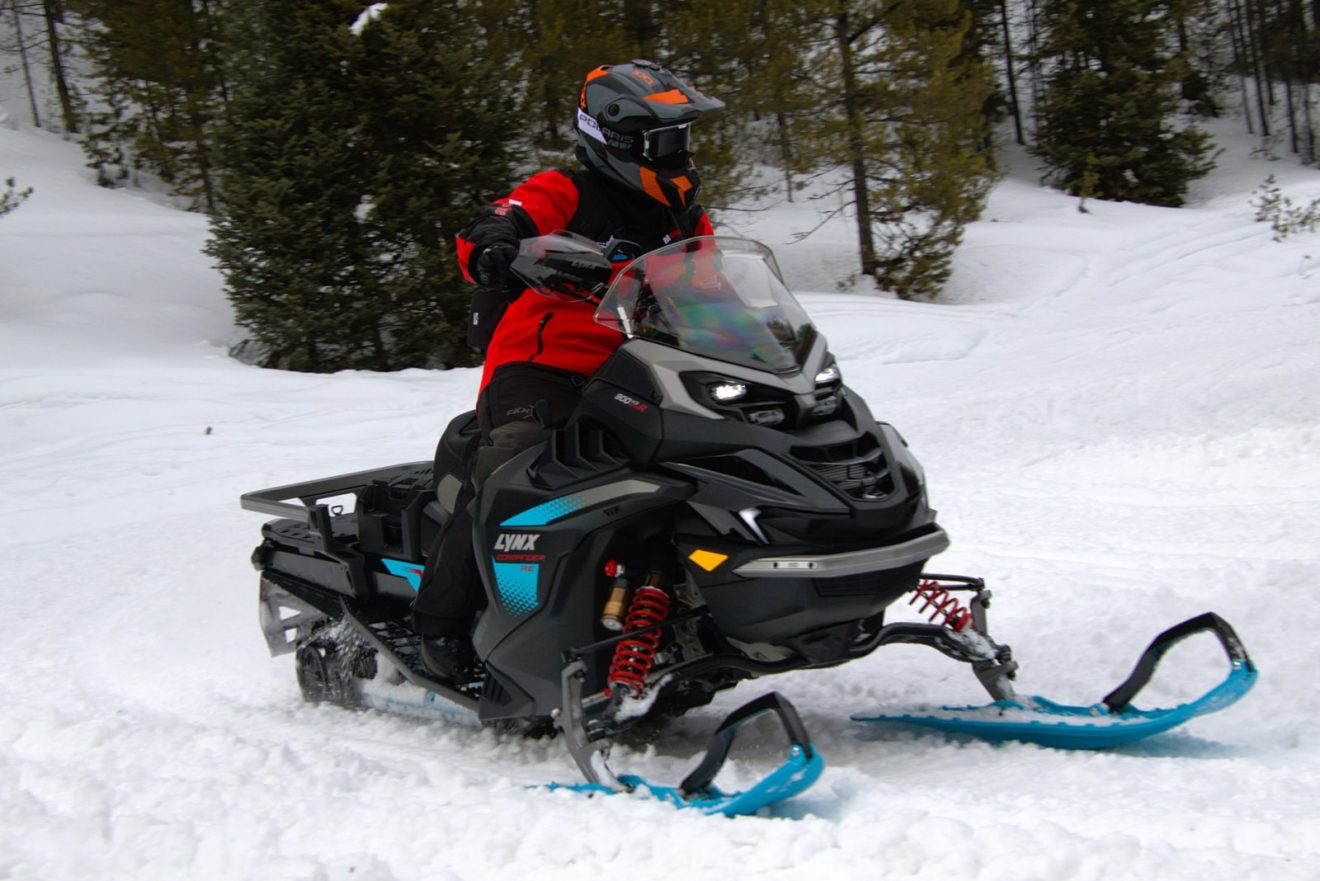 2026 Lynx Commander RE: Powerful Crossover Snowmobile